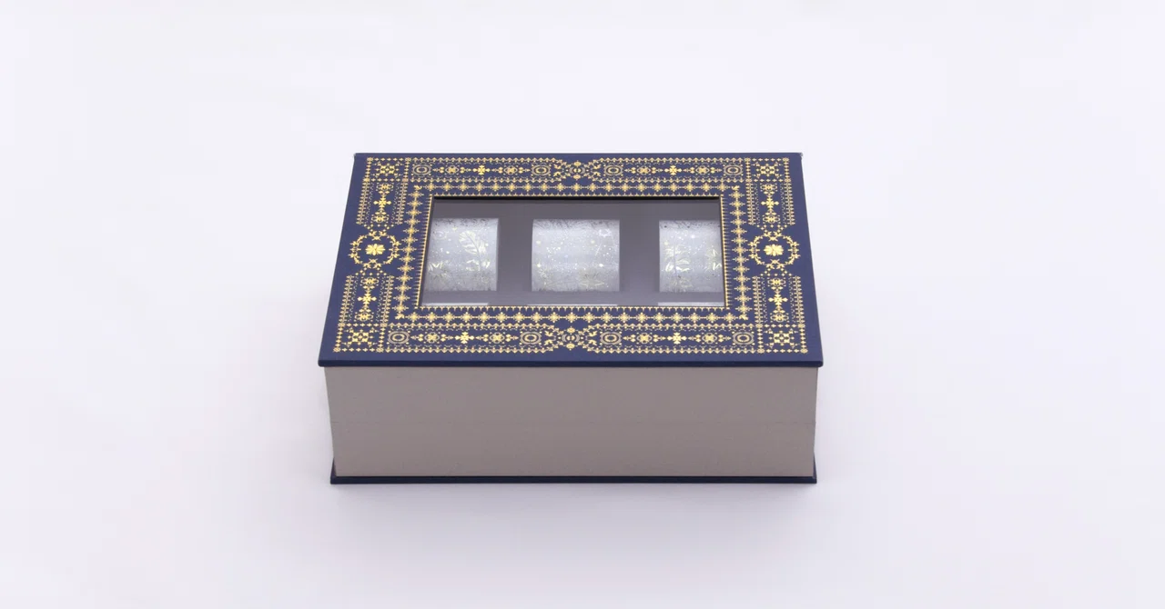 The Collection Case That Stands Up at an Angle｜コスモテック