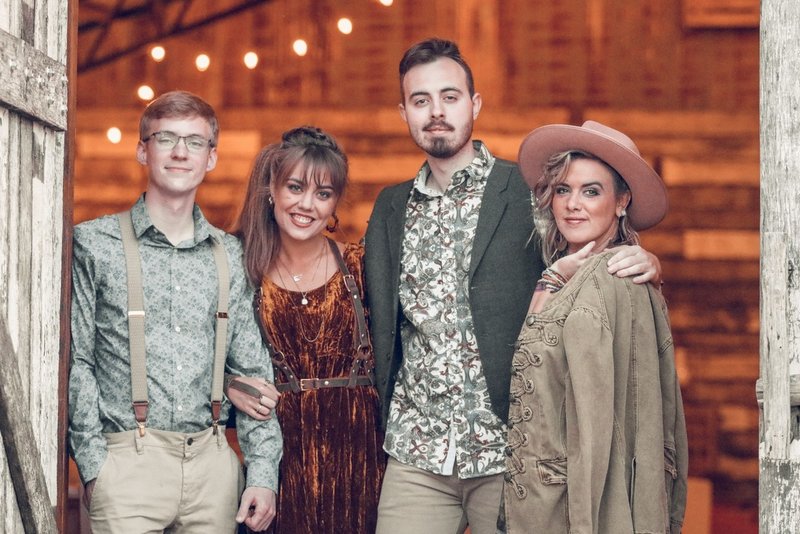 Southern Raised, The bluegrass sounds they play are also amazing!｜Katsu ...