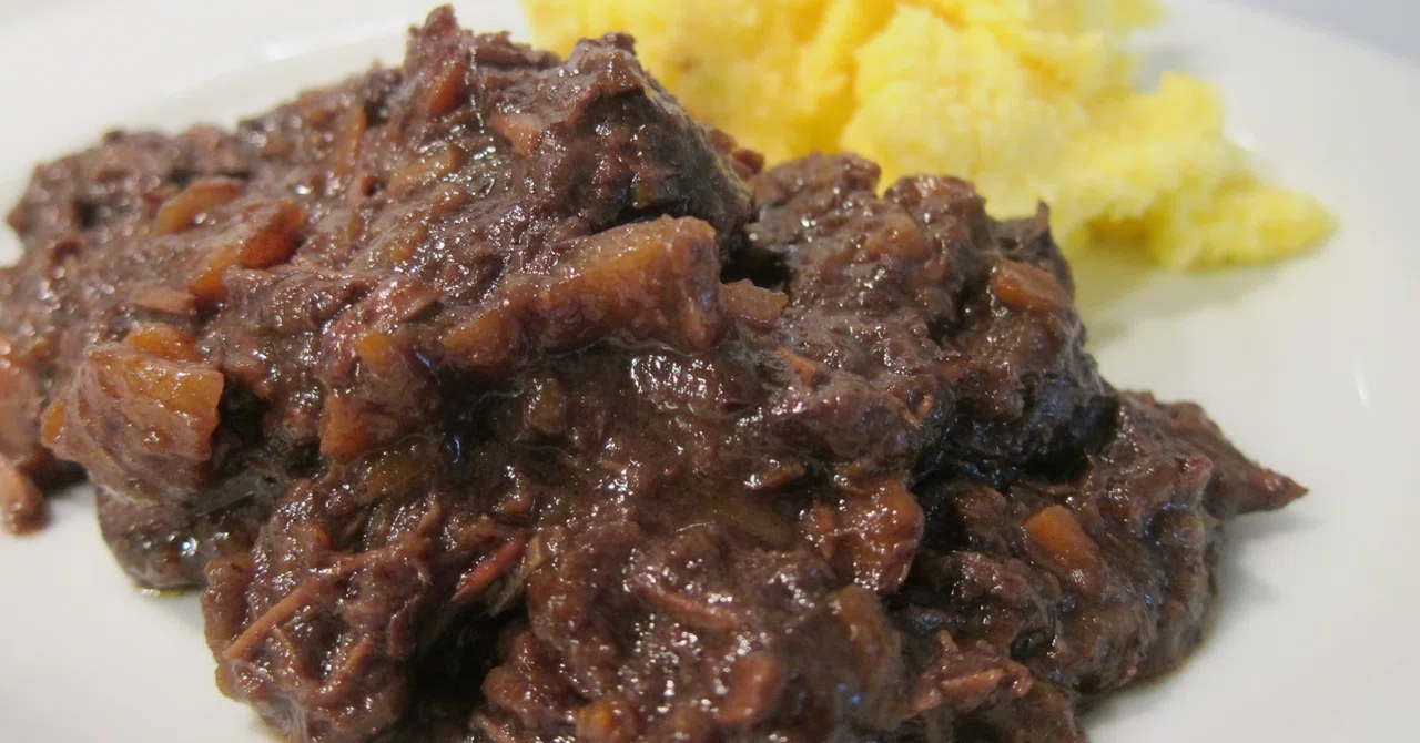Pastissada de'caval (パスティッサーダ デ カヴァル)｜エノガストロの道