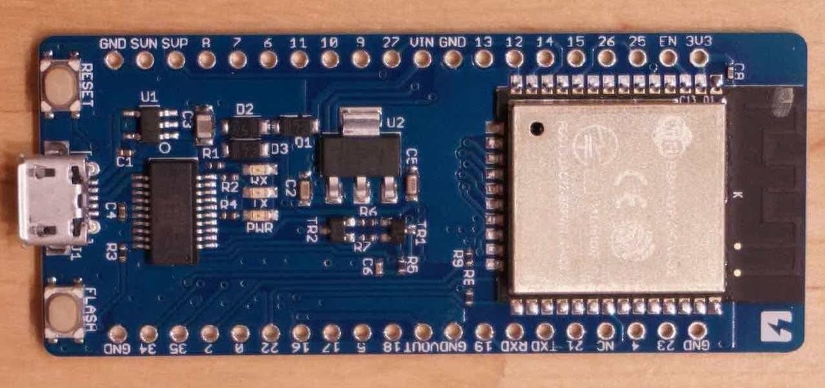 ESP32開発ボード ESPr Developer 32 にピンソケットを実装してみる｜コピペテック