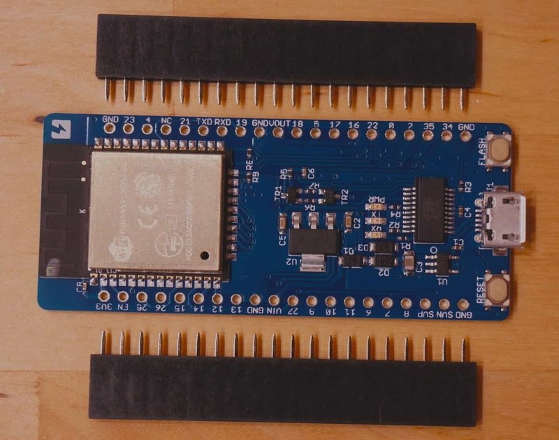 ESP32開発ボード ESPr Developer 32 にピンソケットを実装してみる｜コピペテック