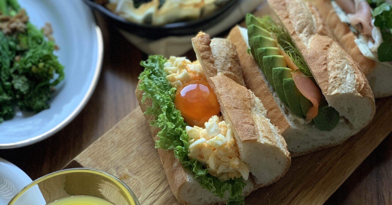 卵黄とろりの玉子サラダサンドと菜の花のソテー｜みずのさちこ｜note