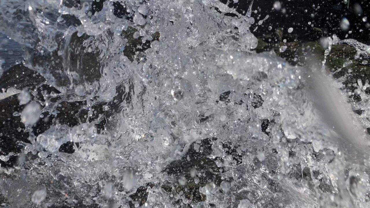 水しぶき｜Yusuke Goto （生成AIサービス開発）