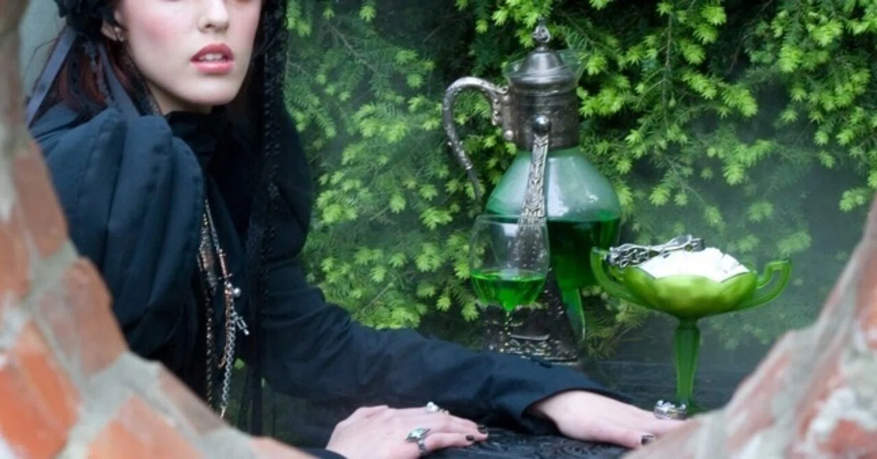 DISREIGN＝YOHIO｜バッカスにアブサンを・・・・。｜note