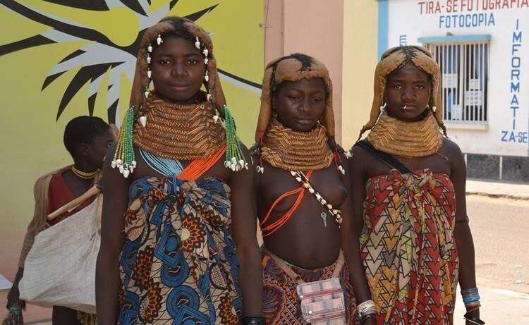 アンゴラの「いろは坂」の上と下｜Shiomin