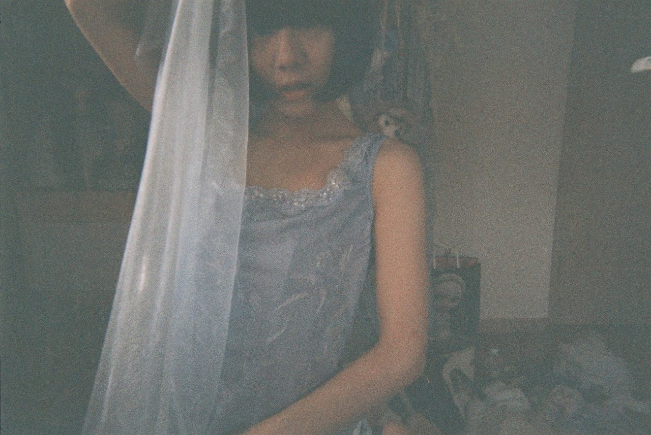 No,1「家の中のひぃちゃん」photo/my sister(妹)｜chami(木村仁美)