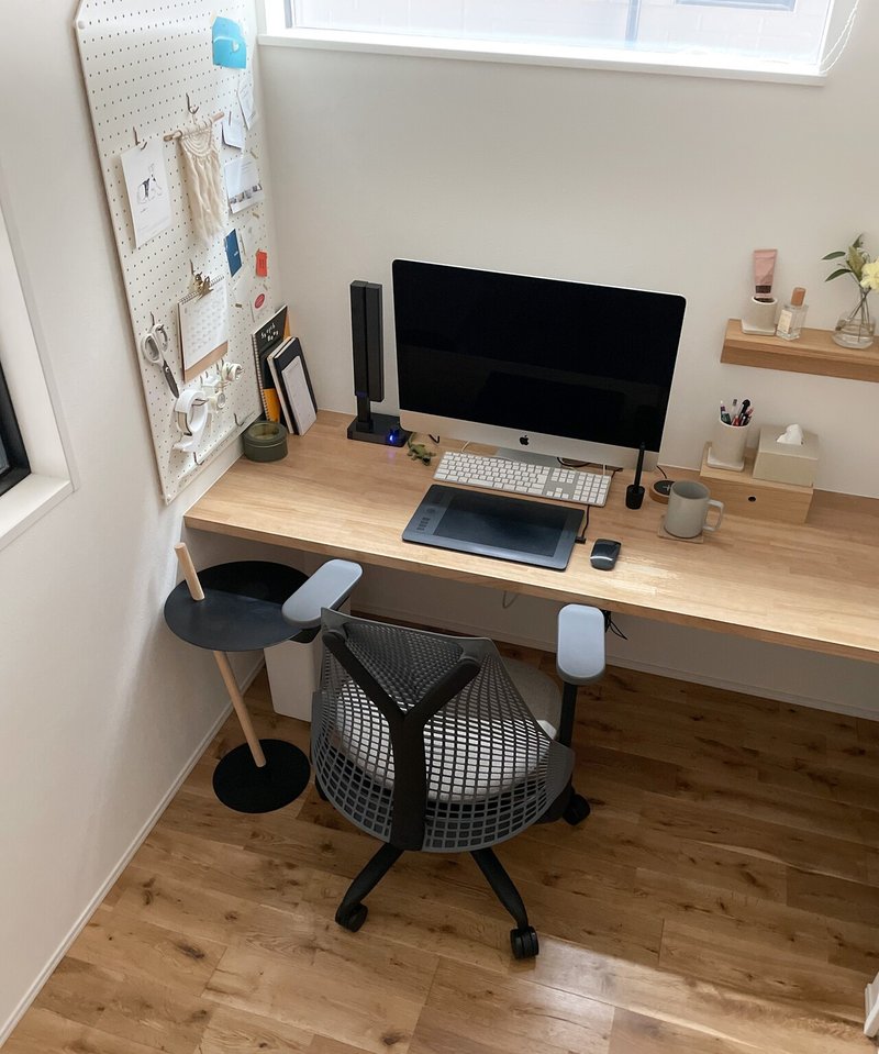 チェアを主役にした、おしゃれなワークスペースとは？インスタグラマーAtsukoさんの自宅をご紹介｜Kagg note