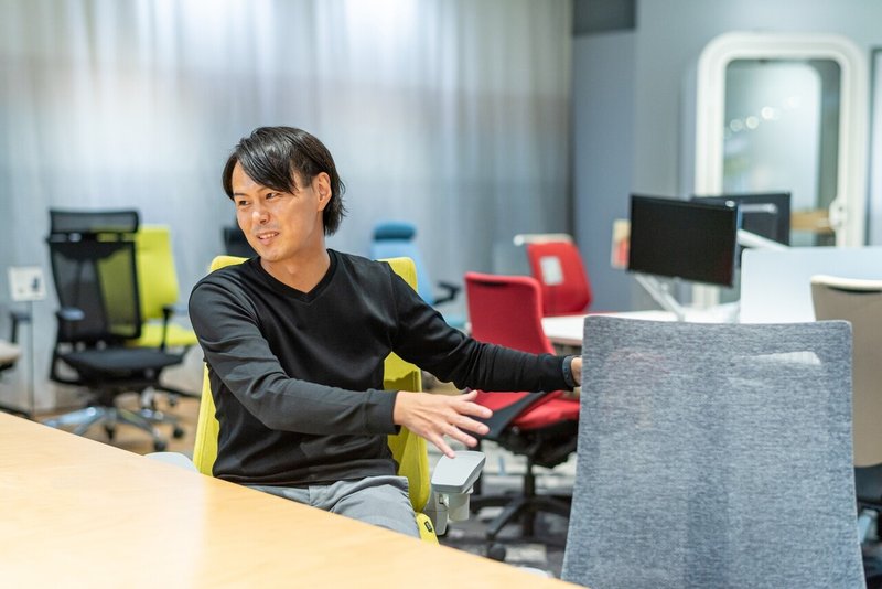 在宅ワーカーに人気の「アクトチェア」。No.1ヒット作を超えた、その魅力と開発秘話に迫る｜Kagg note