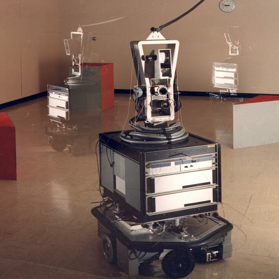 SRIの75年間のイノベーションについて：ロボットのシェーキー（Shakey the Robot） 〜ルンバなどに繋がる技術の道筋を切り開いた ...