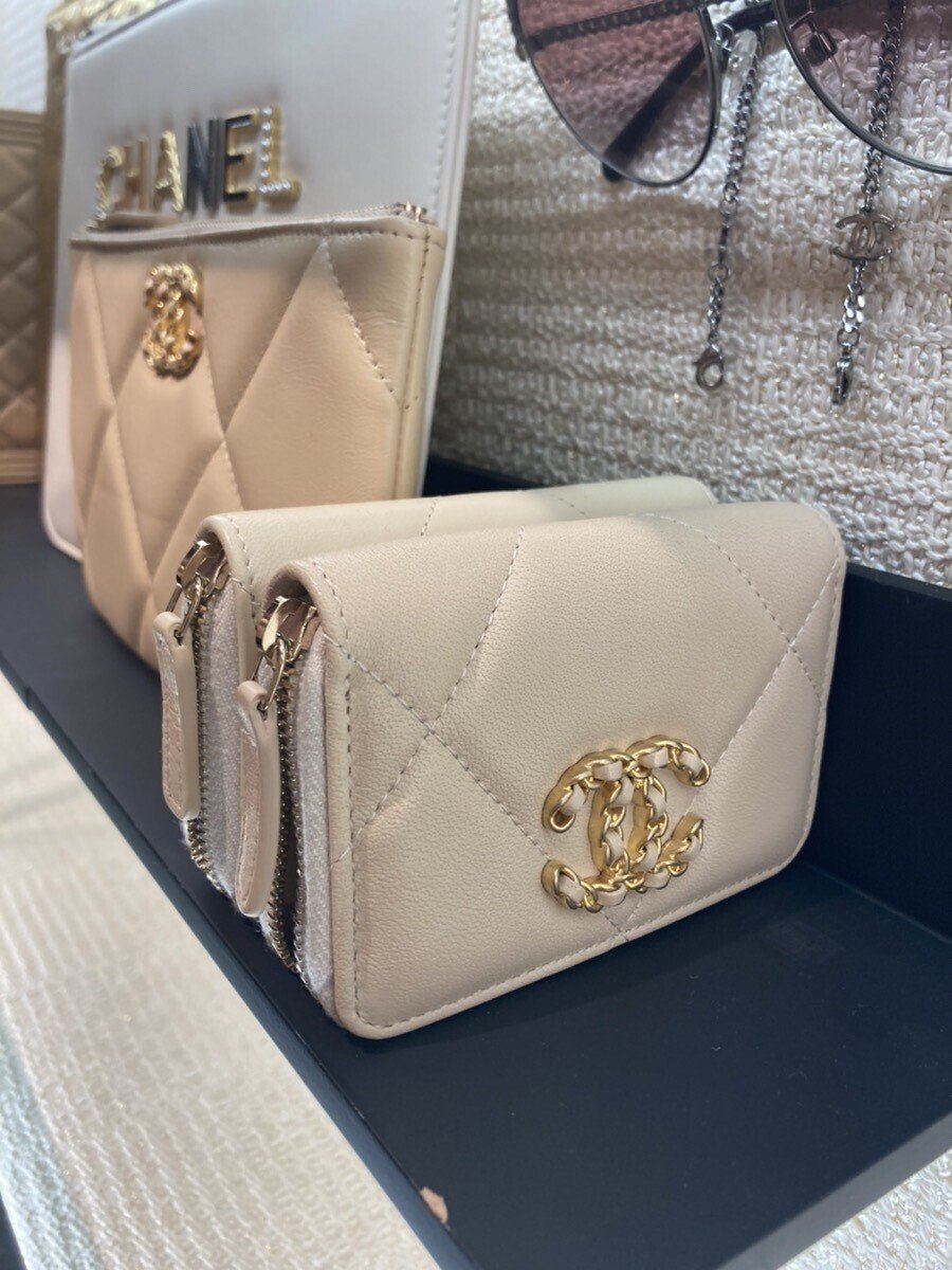 BUYMA無在庫販売 【中級編】 海外直営店買付を極めろ💕 ハイブランド品の価値は 希少性です↓ https://amzn.to/3kYE6vx それなら一番在庫量が豊富な 世界の直営店買付 ...