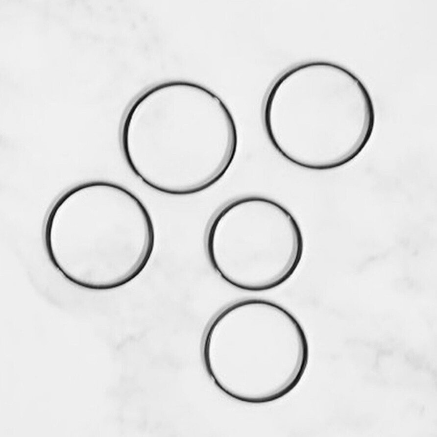 TWICE ( トゥワイス ) メンバー愛用のアクセサリーブランド 5選｜MISATO