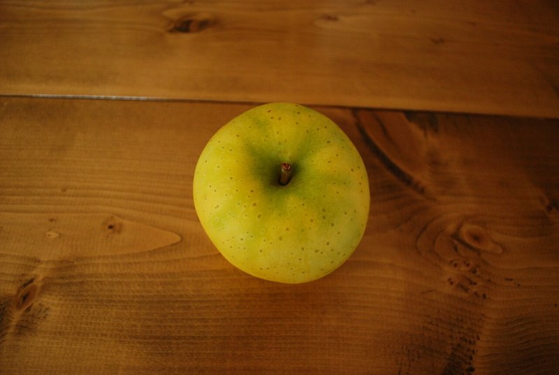 希少りんご スイートメロディを食べた｜nob nakata