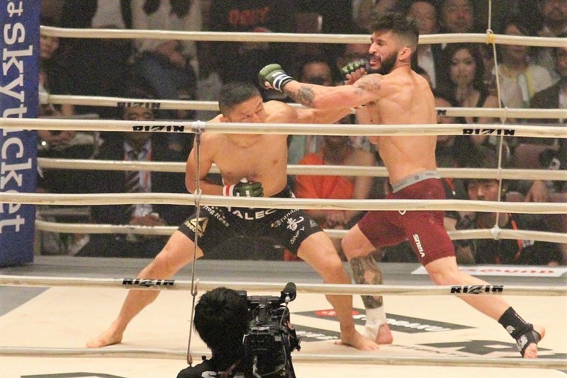 【RIZIN】堀口恭司が9秒KO勝利で「那須川くん、やろうよ。立ち技最強トーナメント」。那須川天心は中村優作を2R TKO。浅倉カンナにRENAが再戦要求＝5.6 RIZIN.10 詳報｜ゴング格闘技