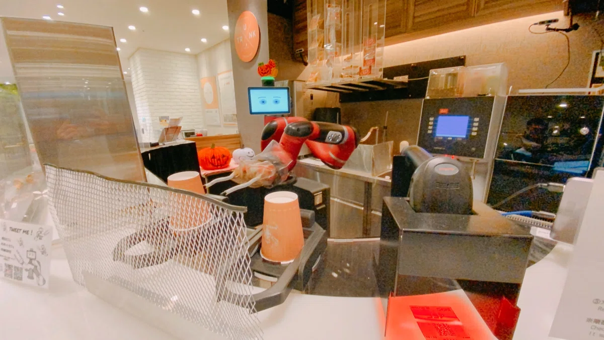 【テック体験＆コワーキング】HISが展開する変なカフェ （Henn na Cafe）がノマドワーカーにおすすめな理由｜ラフアンドレディ株式会社 ...