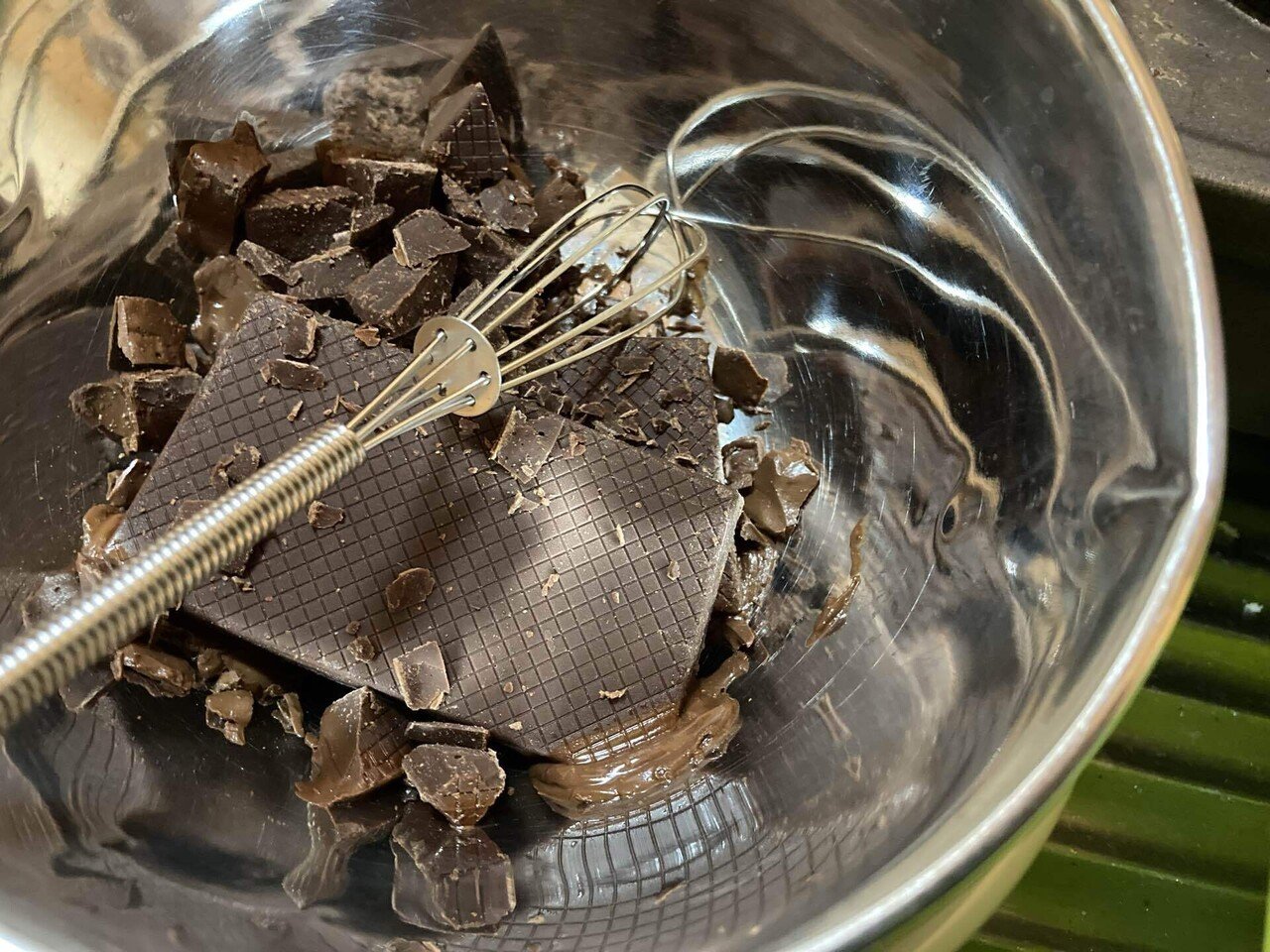 東京トンガリキッズ「あの子はきっとチョコレートの思い出に憶え違いがあるだろう、教えてあげなくちゃ。でも僕は疲れ果ててしまって…誰か代わりに ...