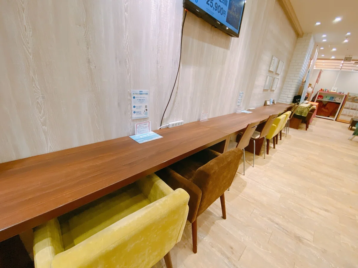 【テック体験＆コワーキング】HISが展開する変なカフェ （Henn na Cafe）がノマドワーカーにおすすめな理由｜ラフアンドレディ株式会社 ...