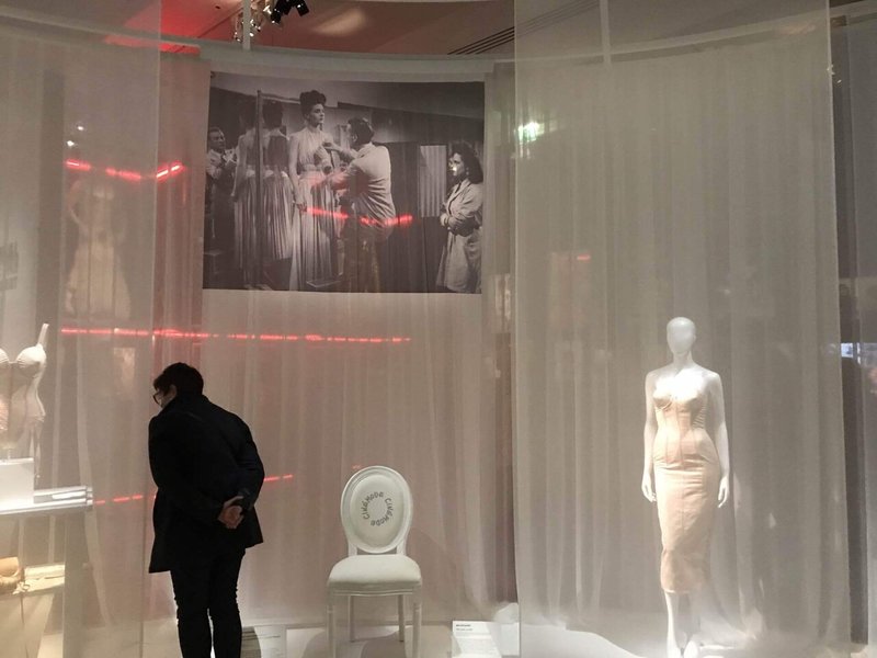 【パリ滞在記】ジャン＝ポール・ゴルチエ シネ・モード/ CINÉMODE」展に行ってみた｜真面目なbutter｜note