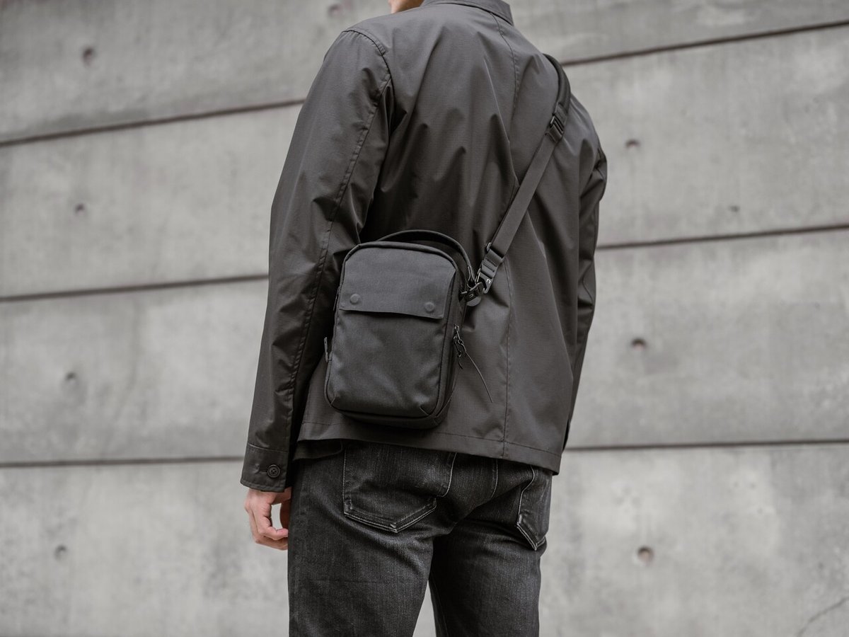 iPad miniを使い尽くすのに必要なのは「カバン」だと思う 【BLACK EMBER KOMPAK】の話｜山下義弘／ドケットストアの人