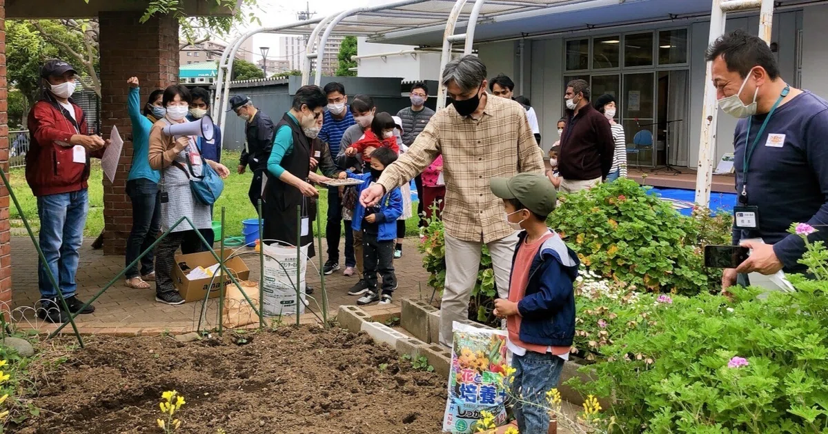 Community Building Utilizing Outdoor Spaces in UR Tokyo East Area ...