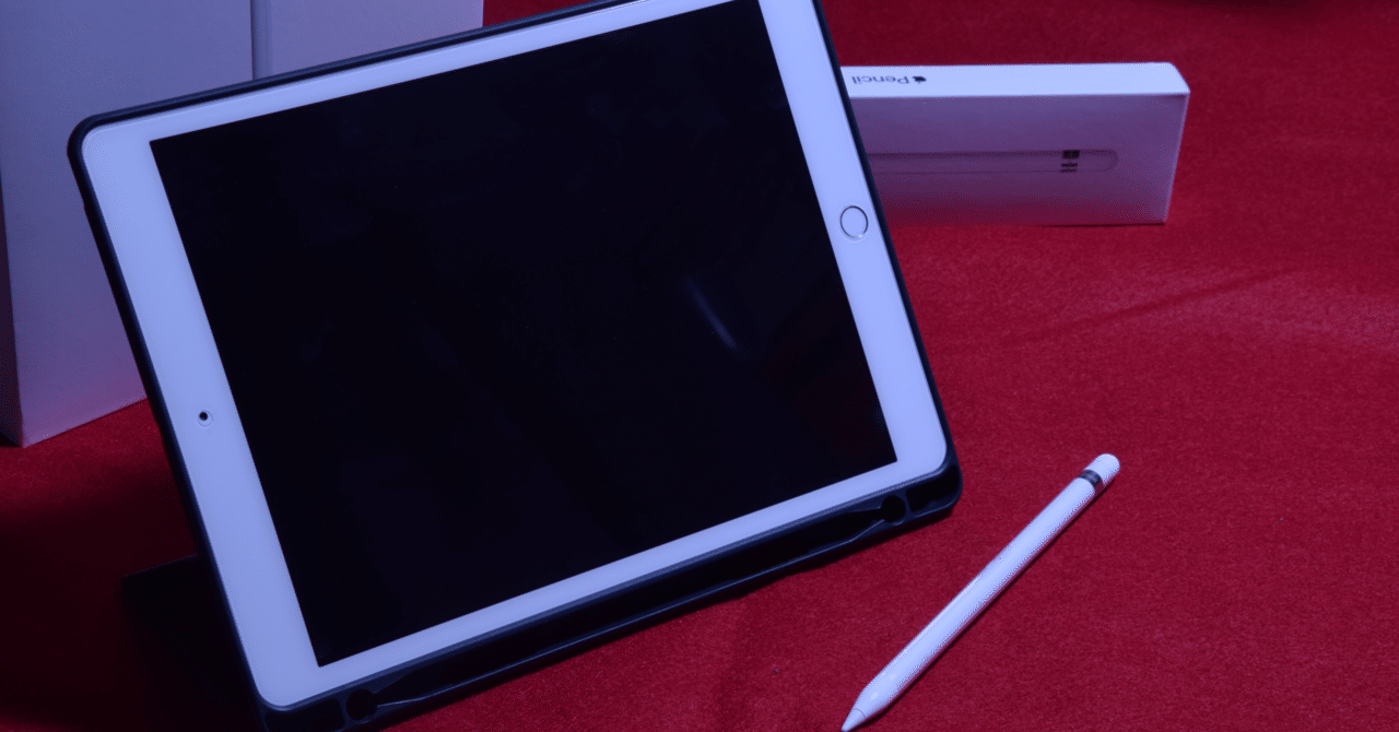 iPad、ベッド頭上の2台、その組み合わせと使い分け｜harimako