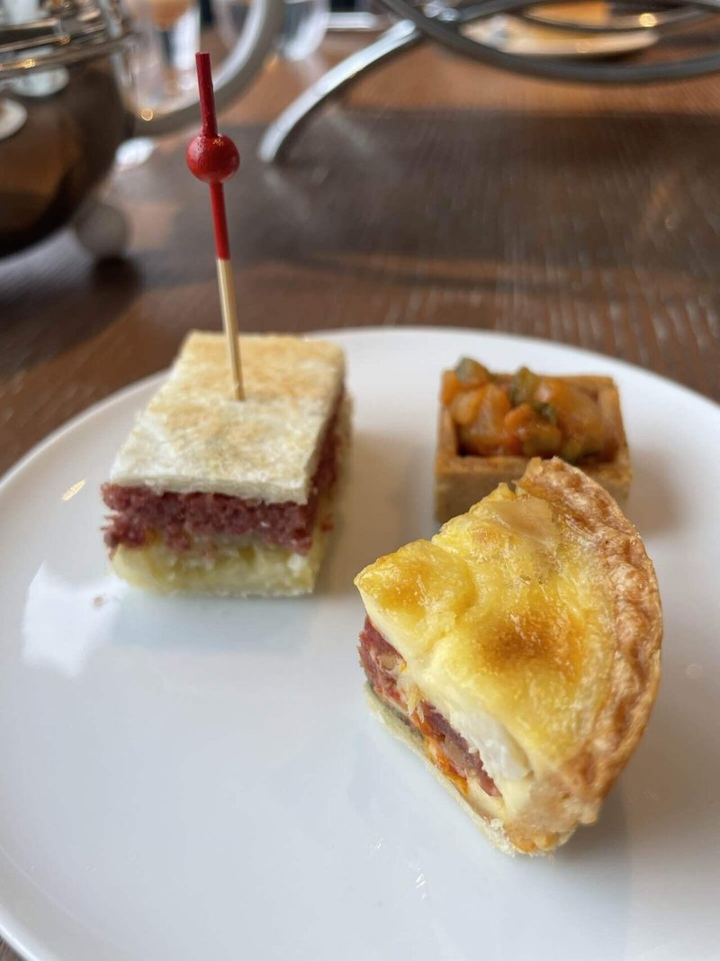 【宿泊記】至れり尽くせりのクラブラウンジ〜インターコンチネンタル横浜Pier8〜｜TOMOMO