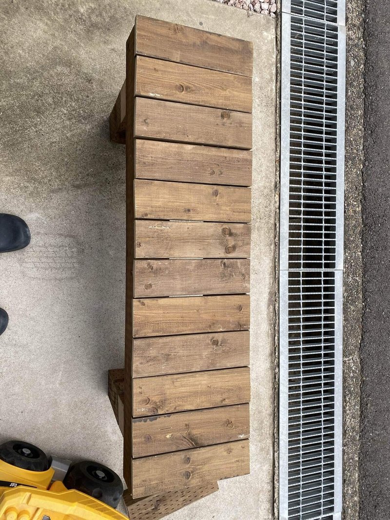 【ベンチDIY】ターコイズカラーのベンチをDIYした話｜Shisui281