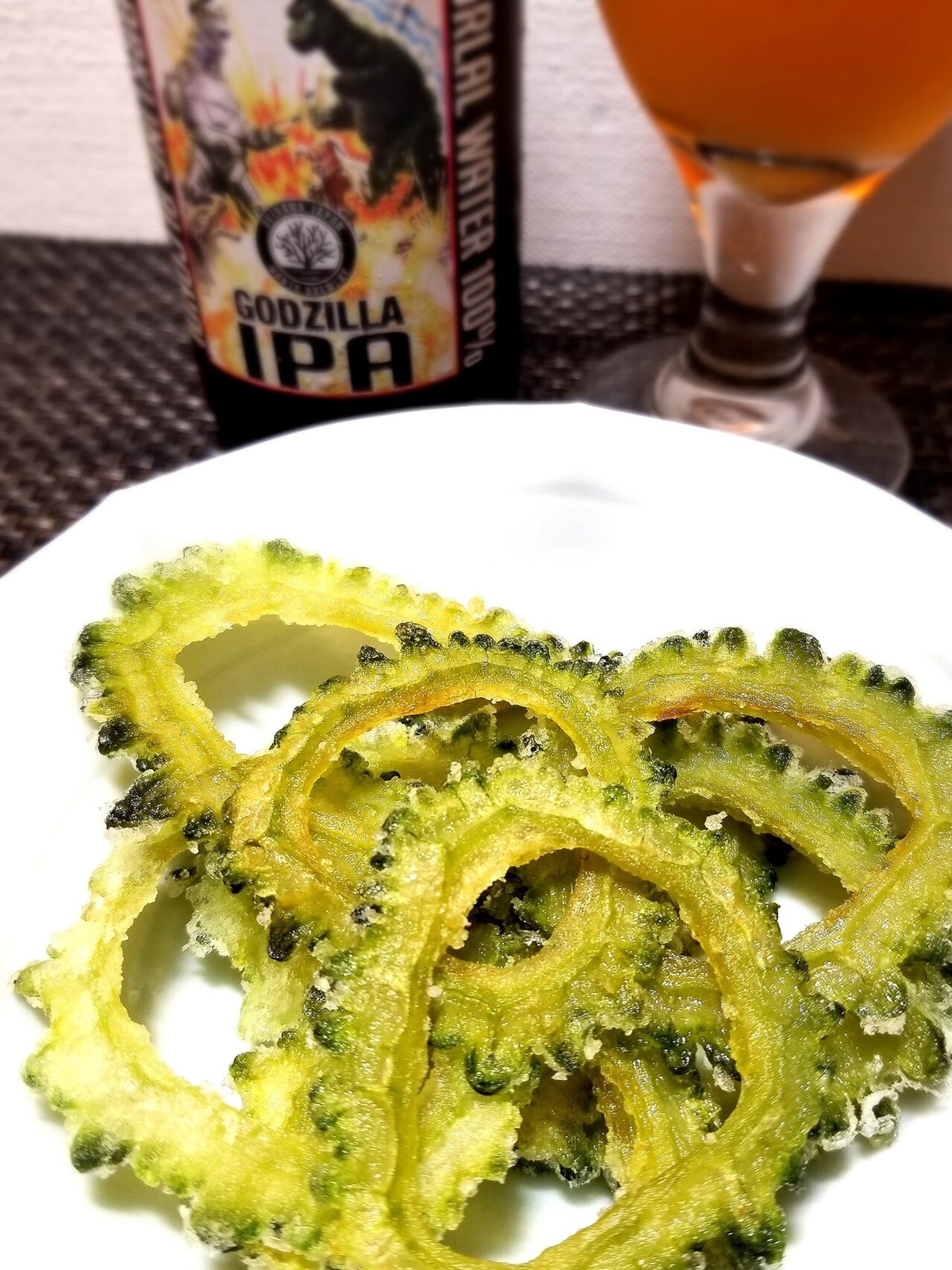 ゴジラとゴーヤの意外な関係？～GODZILLA IPAとゴーヤチップ～｜ソッカイさん