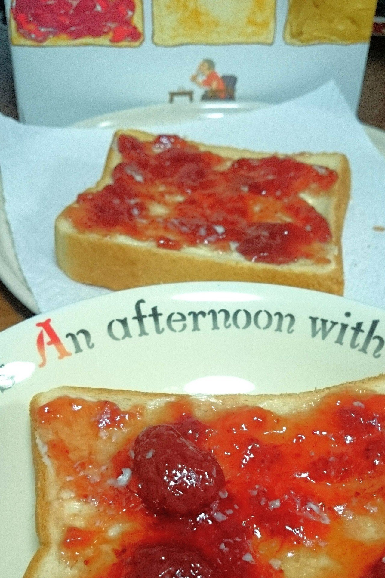 ＜トサパンガスキーのやっちまった＞くぅちゃんが｢おじいちゃんのパンが食べたい｣っていうから((´艸`*))ﾟ･*:.｡ 🍞🍓💝ﾟ･*:.｡ ゜:。* ゜.｜望美【花写真・棚田写真】