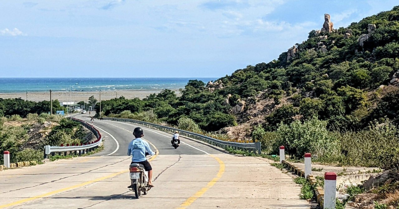 【Day19】ベトナム63省バイク旅（Khánh Hòa省&Ninh Thuận省編）迷ったときは、海沿いを｜mami@Chennai