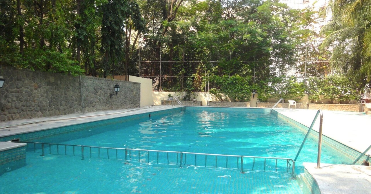 4. 流れるプールで｜ayano_leizei 冷泉あやの