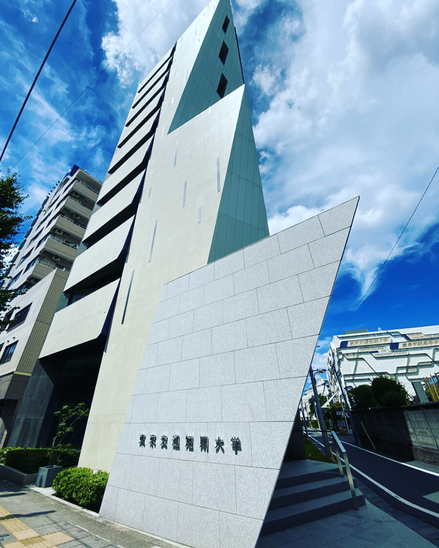 東京建築巡り〜惹かれる「抉り」 ｜東京の建築&アート巡りオタク@tanrock