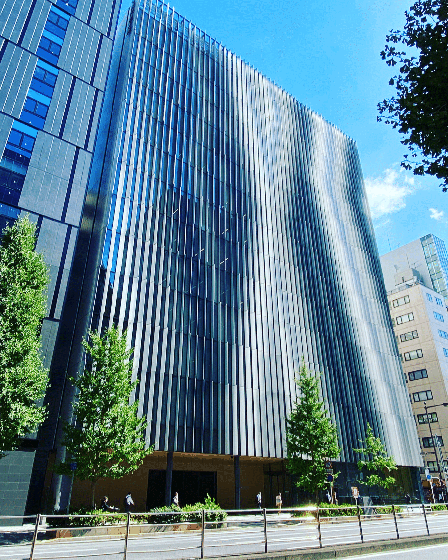 東京建築巡り〜隈研吾のアルミルーバーによるファサード ｜東京の建築&アート巡りオタク@tanrock