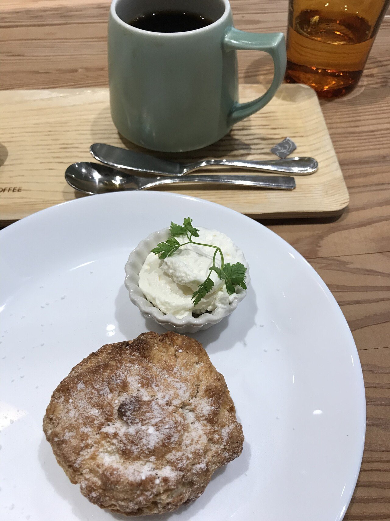 今日、11月17日は蓮根の日らしいので（なんでやろ）、近所のカフェで地元の蓮根を使っているらしいスコーンセットを食べました😇 正直、蓮根風味はあるようなないような……という感じでしたが ...