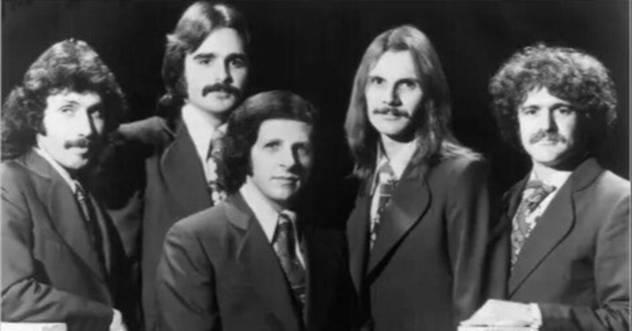 Songs for Today's Birthday 12/18 - Les Cauchi｜apd19506070