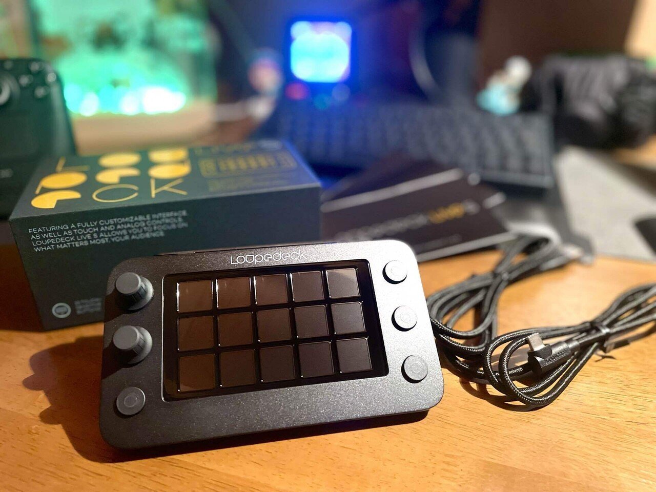 『LOOP DECK LIVE S』も無事、届きました♪ MacBookの相棒として期待してます！｜書店員のすヽめ