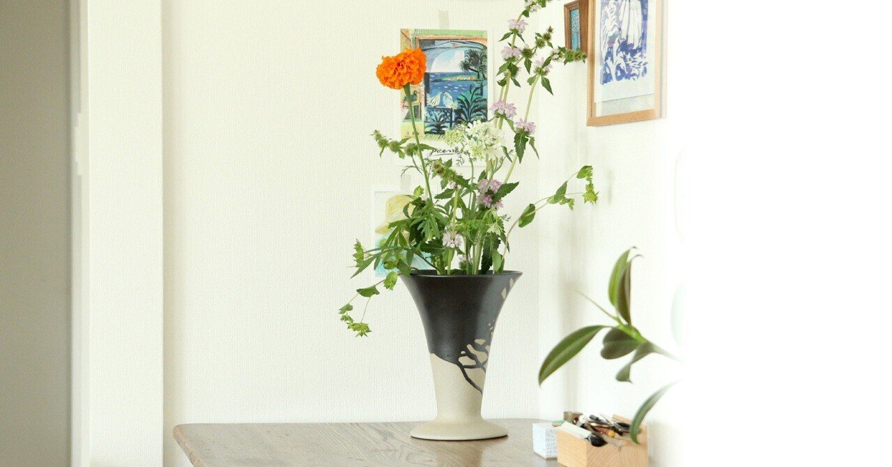 【KOZフラワー】vol, 68 カラフルな春のお花を飾りたい、アートなフラワーベース。｜KOZLIFE｜note