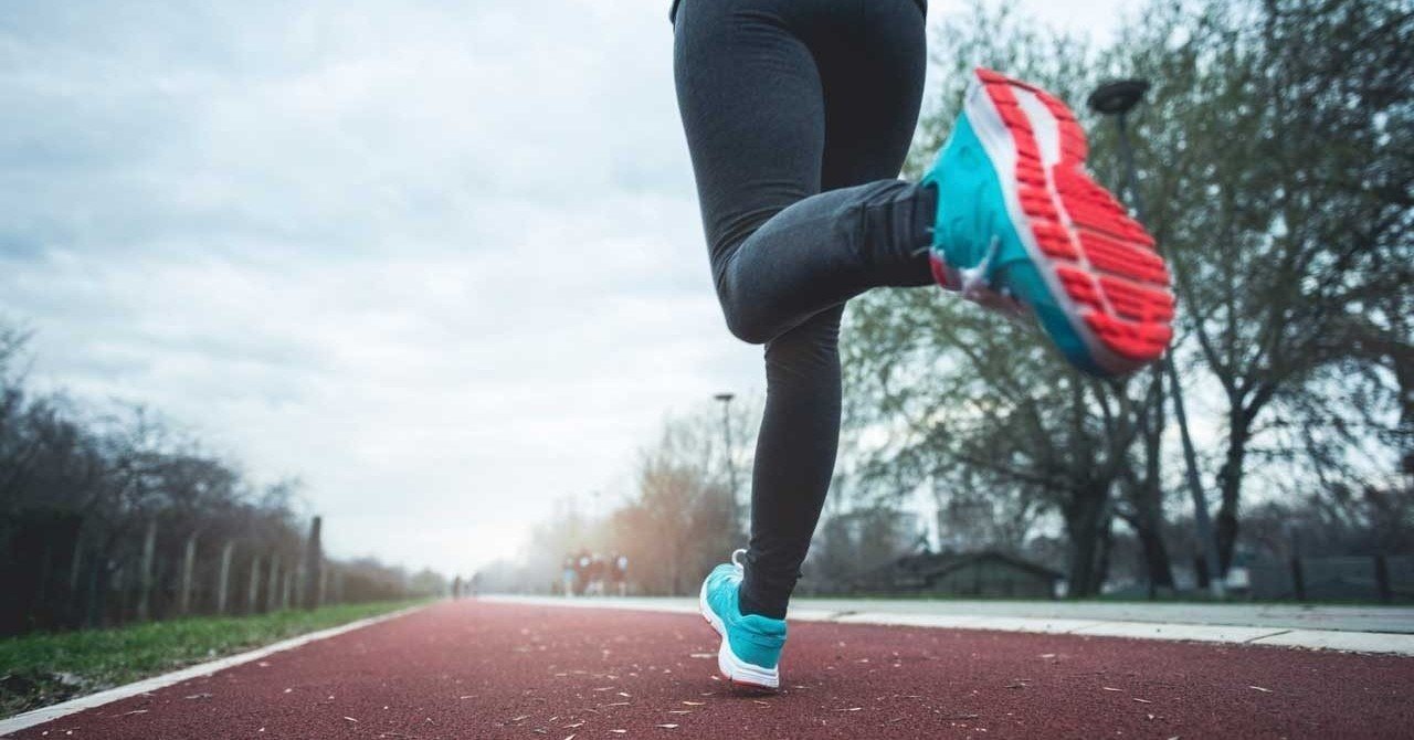 世界を目指すトレーナー、セラピスト必見！【実際の研究から証明されるランニングシューズの真実】厚底シューズは本当に怪我の予防・パフォーマンスの向上に繋がるのか？｜Kaz Kikuchi｜note