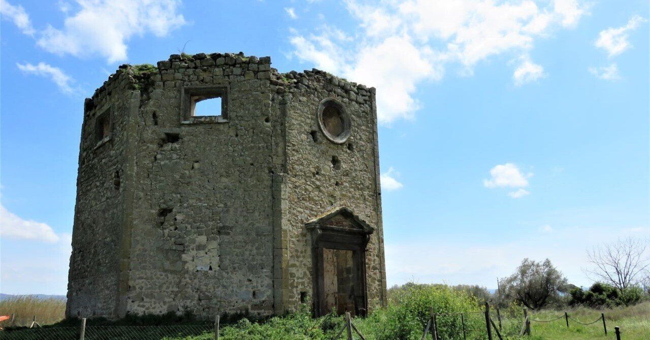 ルネッサンス期にヨーロッパ最大のカルデラ湖にかけられた呪術｜Natsuko Tomi