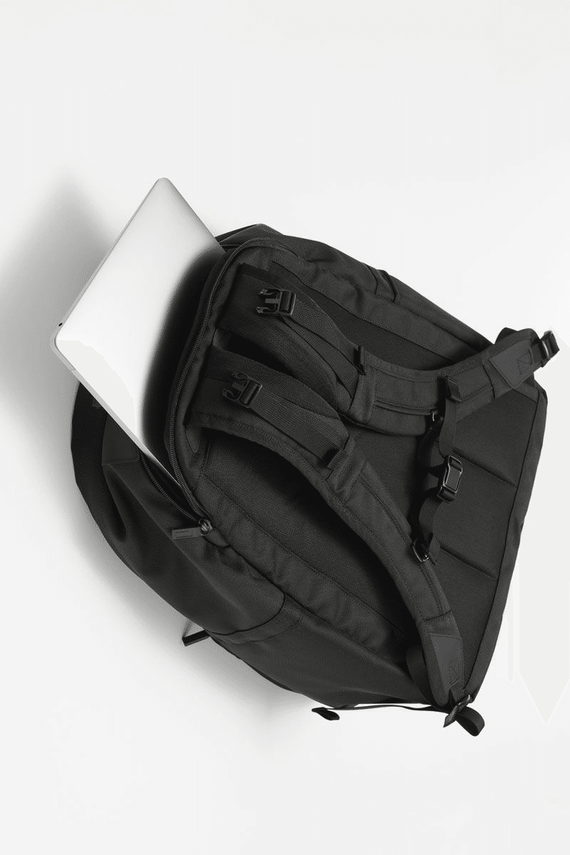 全シーンで活躍するMONOLITH BACKPACK PRO L（予定）｜Takashi Nishimura