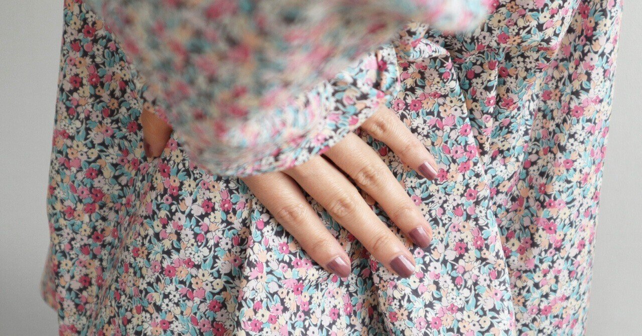 【春コーデ】ネイルやシャツで春っぽさを取り入れる！｜KOZLIFE