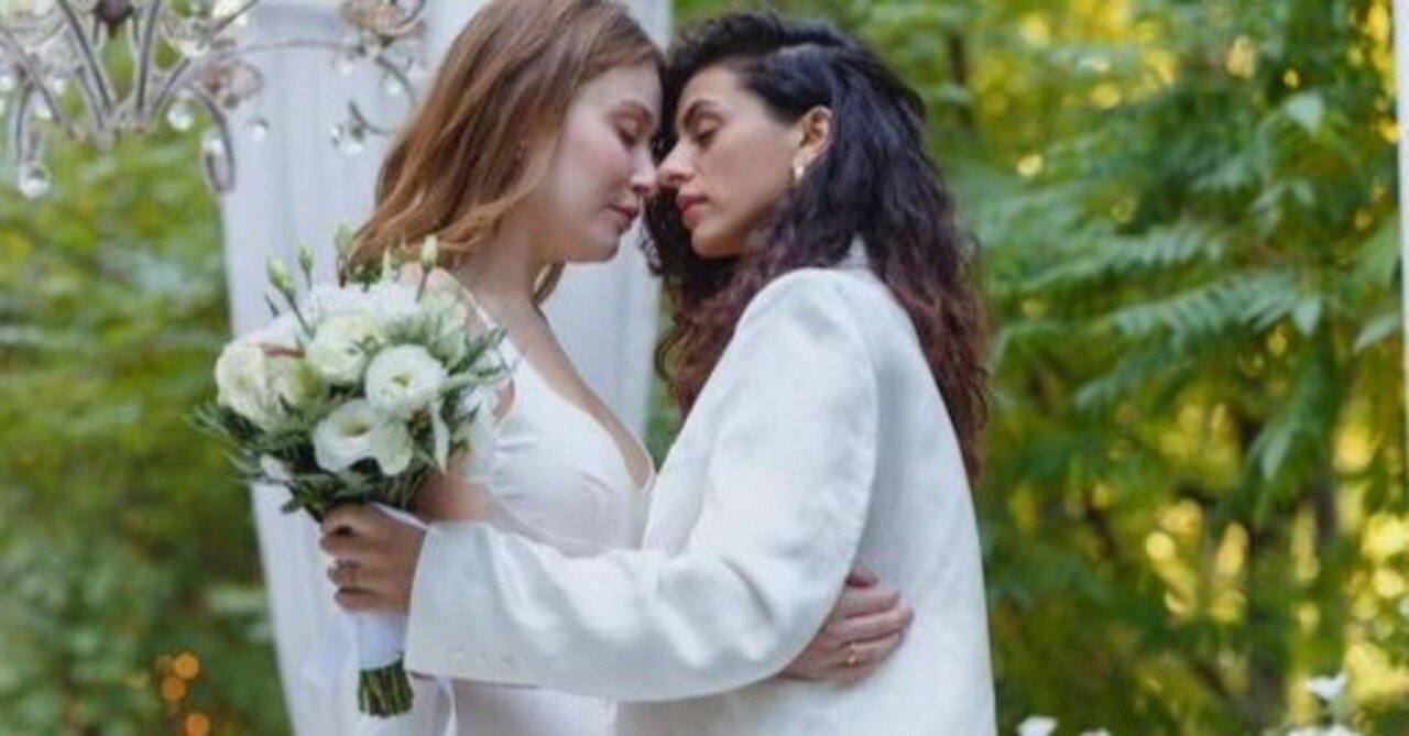 サラとエミリーの愛 エッセイ｜issei｜note