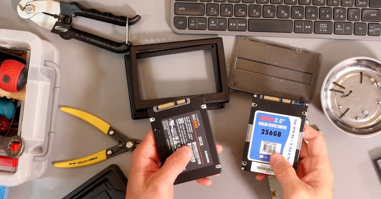AJAの映像レコーダーKi Pro用のストレージモジュールの内蔵SSDを装換｜Ryo Kimura