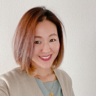 この季節、寝てるところから見える窓から月が見える 目を覚ますと月が照らしてくれていて月光浴が出来る幸せ🌕 月光浴を浴びながら、そのまましばし瞑想。 最高に気持ちがいい気分で目を覚ました🧘‍♀️ ...